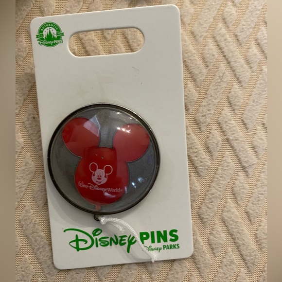 Disney | Jewelry | New Disney Wdw Mickey Mouse Red Balloon Trading Pin ...